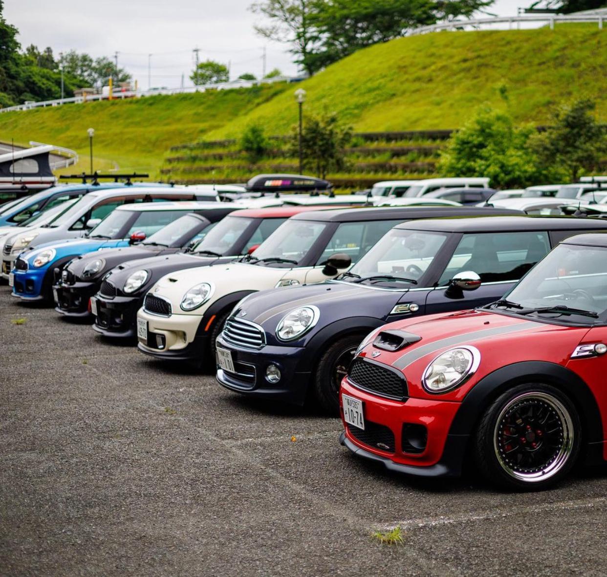 Spesifikasi Mobil MINI Cooper di Indonesia | MINI COOPER